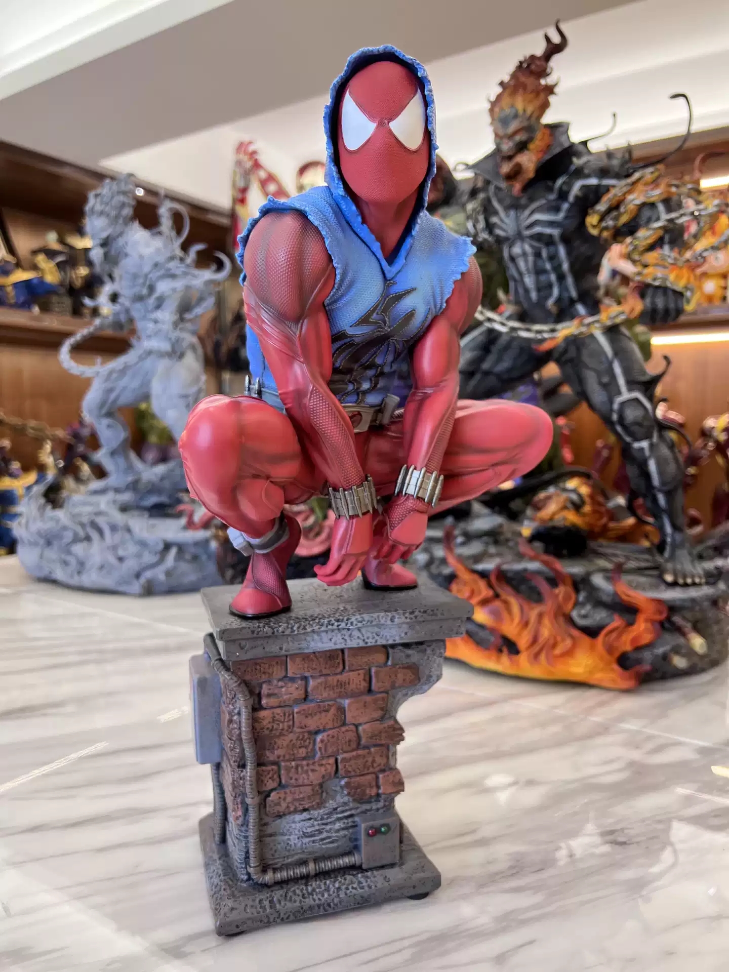 PRE ORDER Spider-Man Private Custom Scarlet Spider 1/4 Ploystone Statue