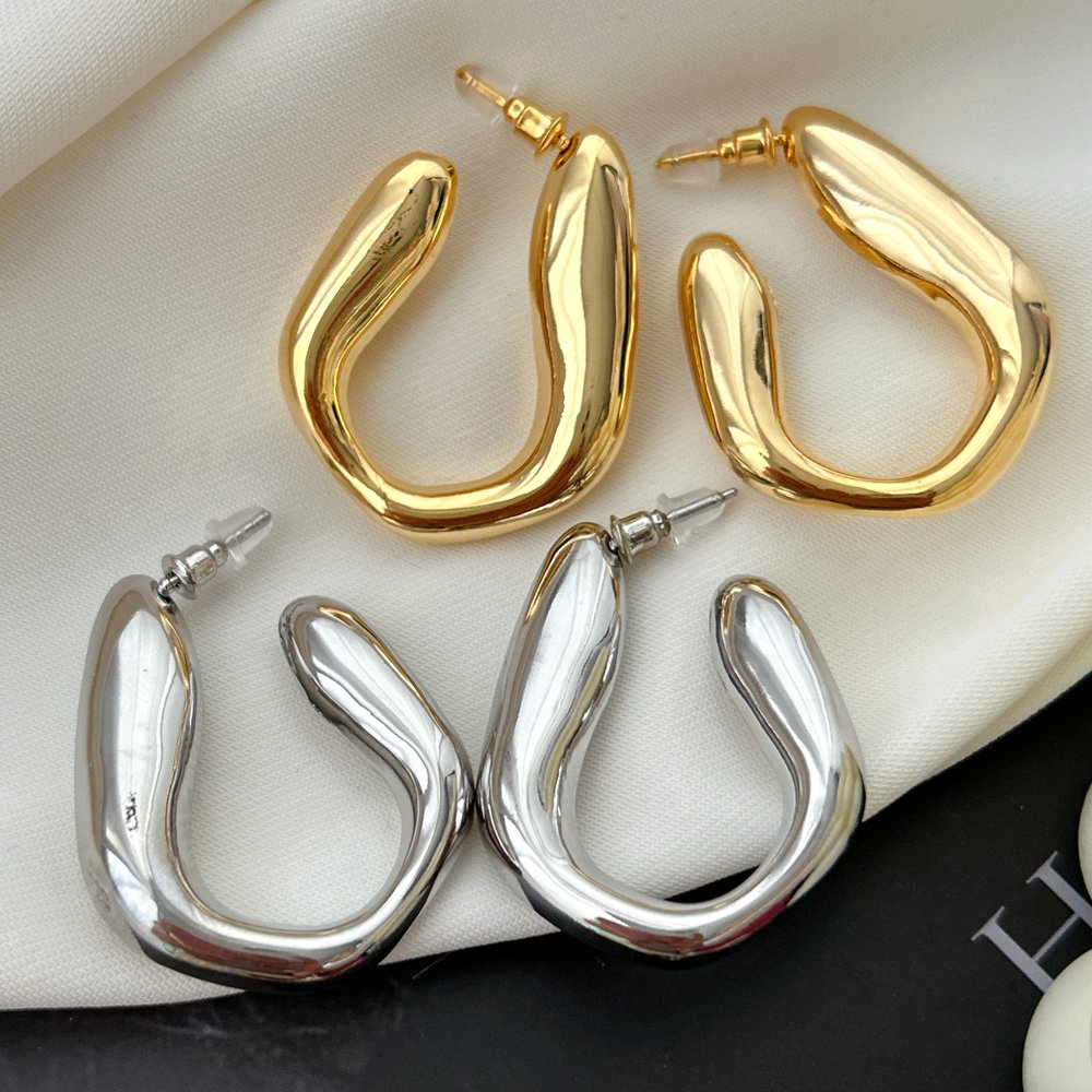 Earrings - www.charmself.com