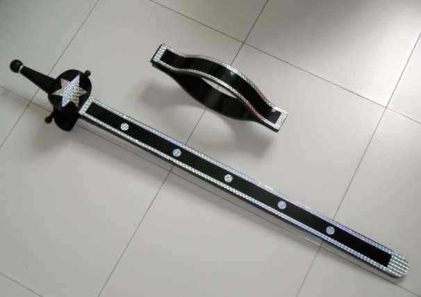 Super Sword Thru Neck