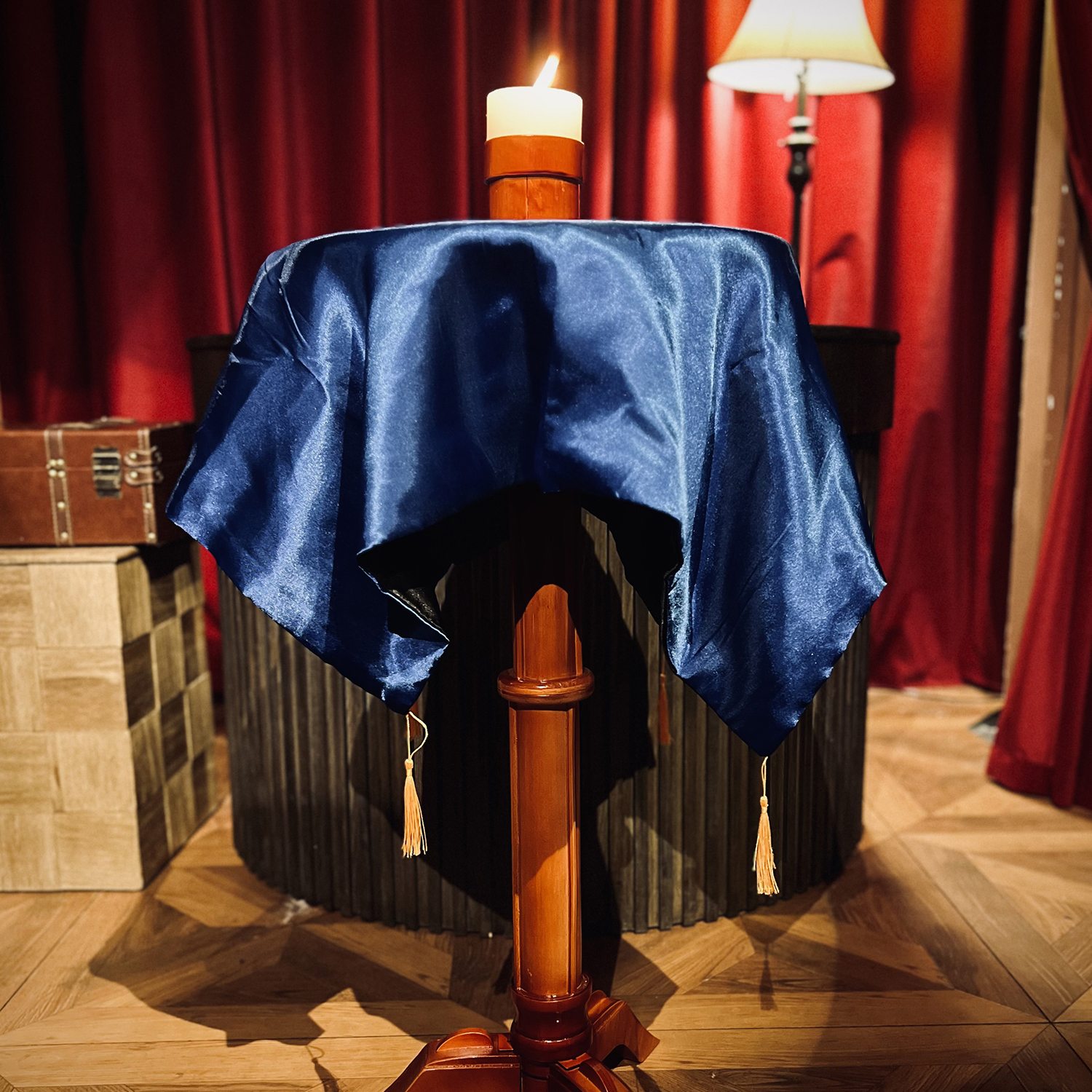 Round Classical Columnar Floating Table, Magic Floating Table, Stage ...